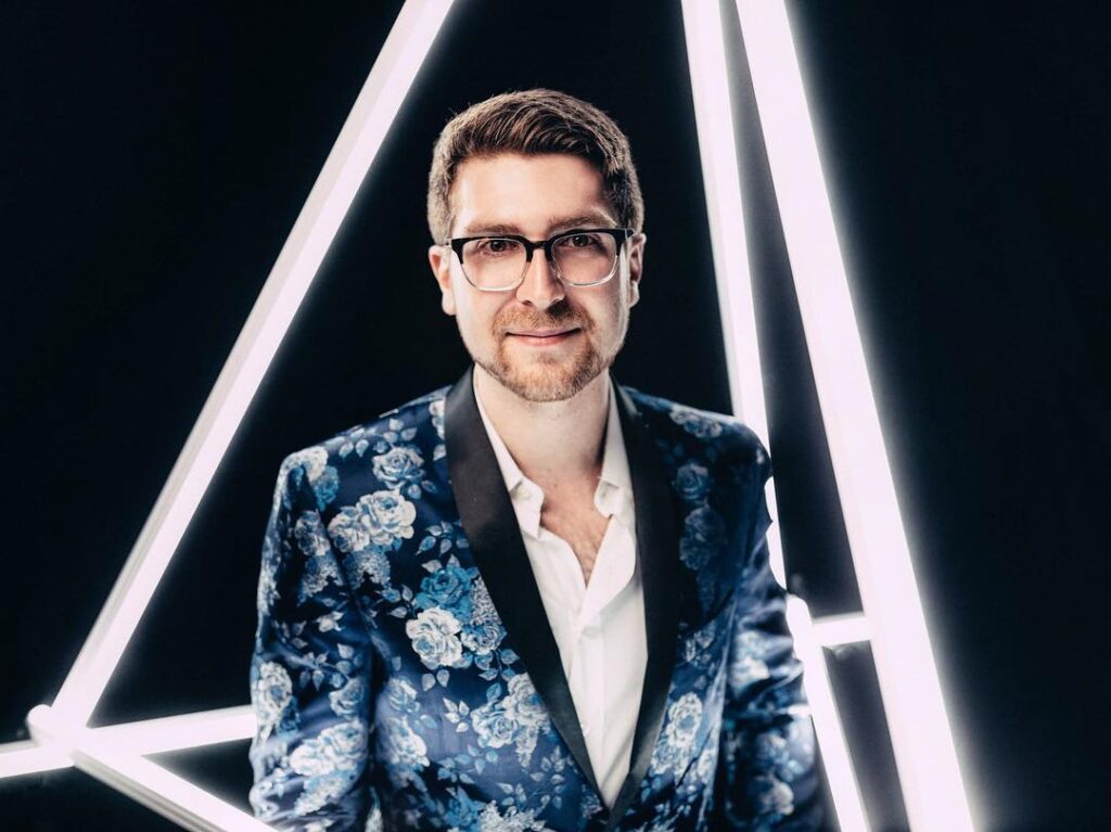 【独占インタビュー】ゲーム音楽の歴史に名を刻んだチャーリー・ローゼン（Charlie Rosen）。そしてエイトビット・ビッグバンド（The ...